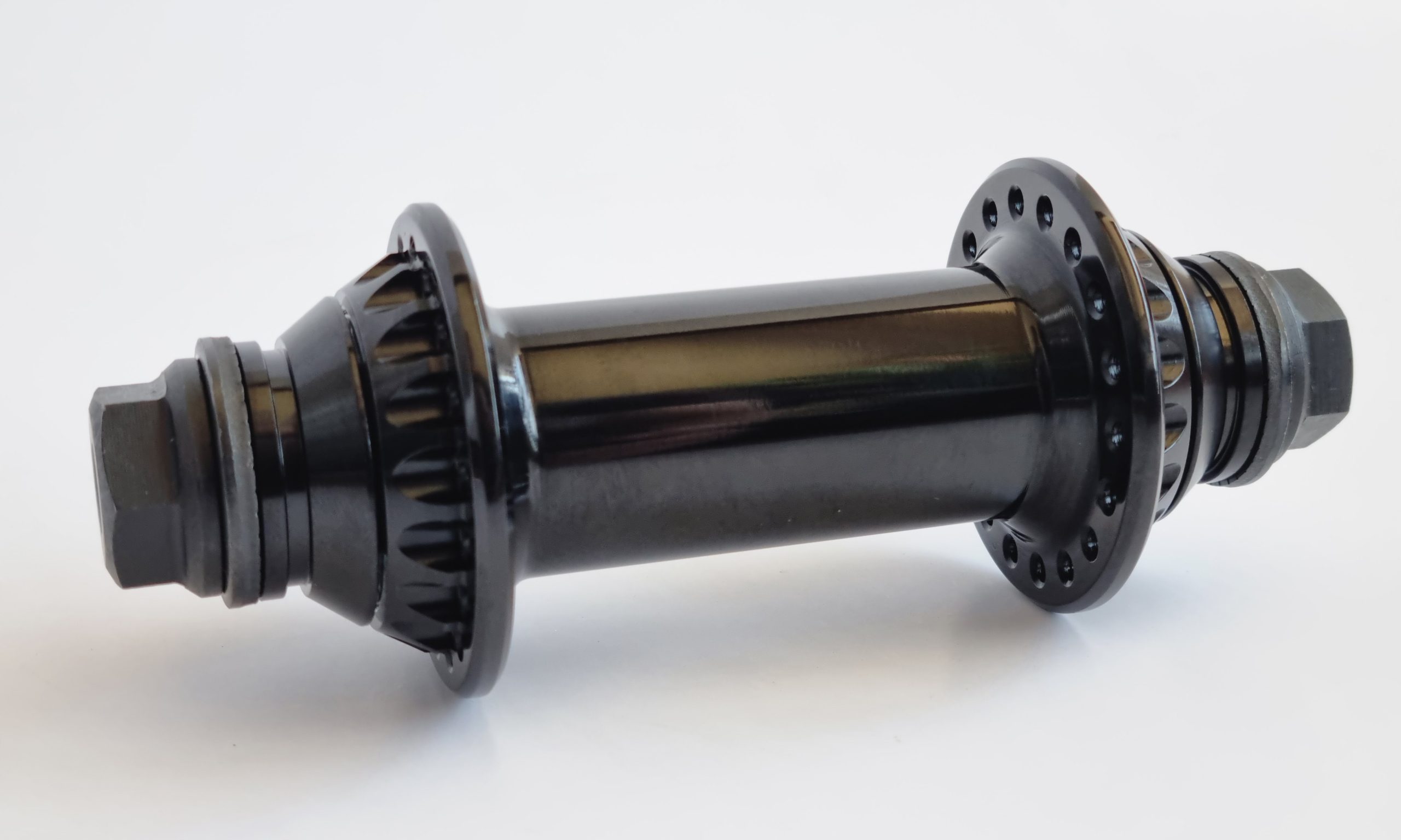 Tech Front Hub Black - Momentum BMX